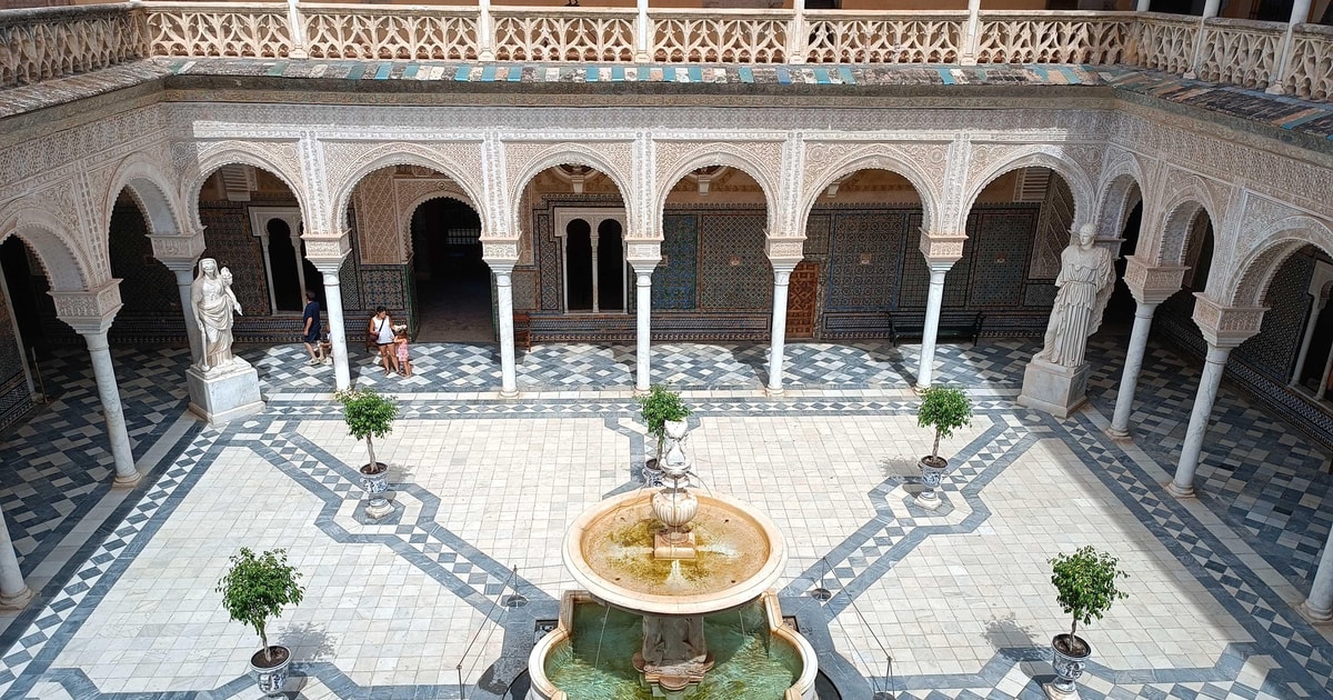 Seville: Guided visit of the Casa de Pilatos with entrance tickets ...
