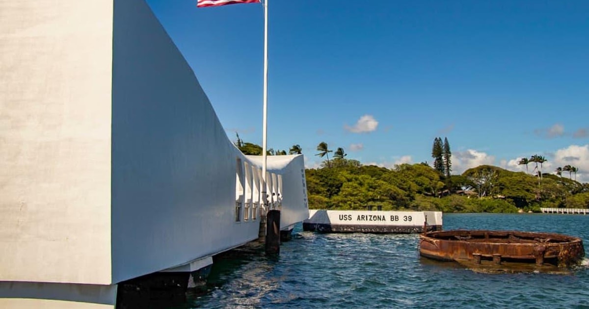 Von Hilo: Polynesisches Kulturzentrum und Pearl Harbor Tour | GetYourGuide