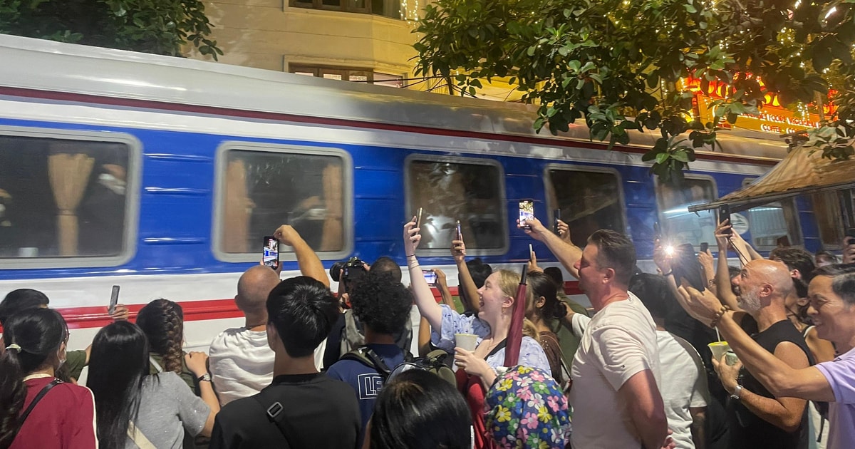 Hanoi's Secret Bites & Rail Sights | GetYourGuide