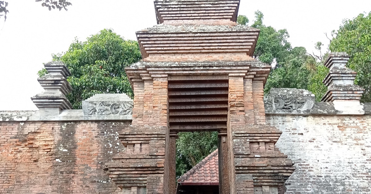 Kotagede Oldest Town of Yogyakarta Walk Tour | GetYourGuide