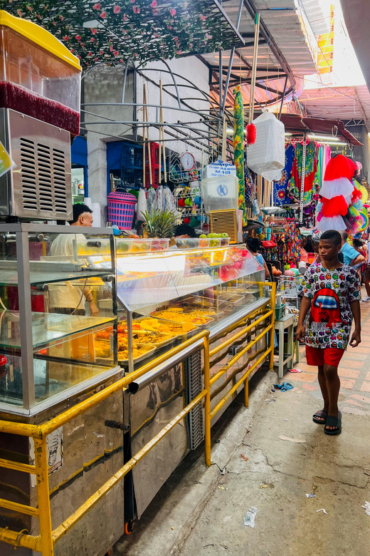 Get to know the real Cartagena: Bazurto Market gastronomic & cultural ...