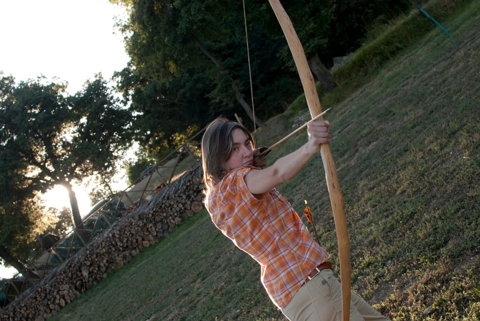 Arezzo: archery lesson | GetYourGuide