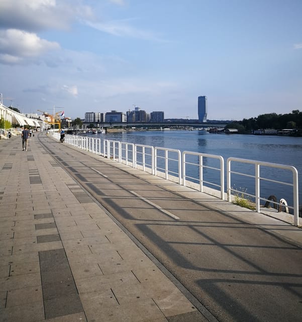 Belgrado: Paseo marítimo y barrio de Savamala | GetYourGuide
