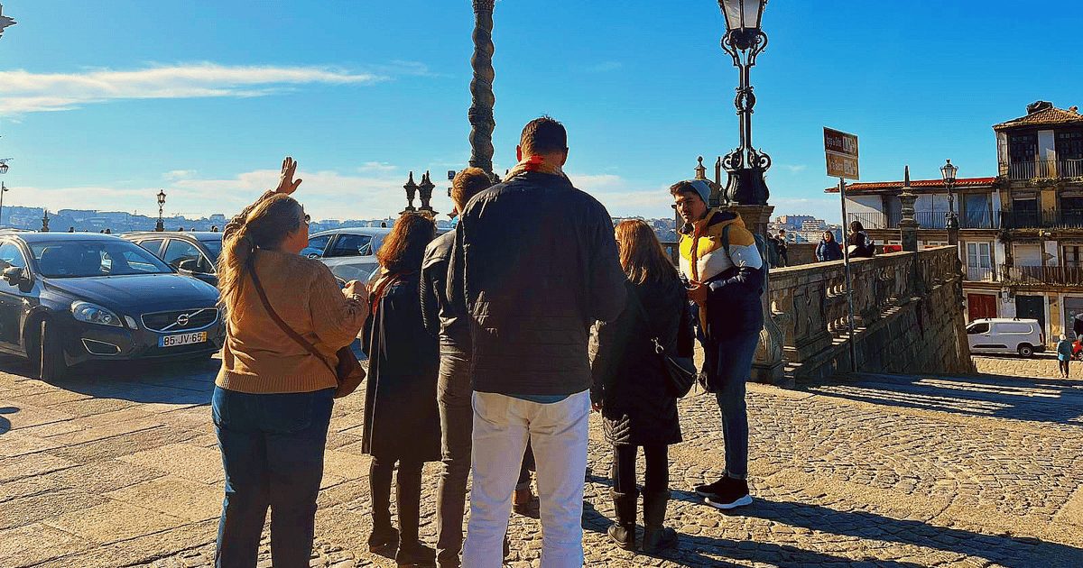 Tour privado a pie por Oporto + copa de vino de Oporto | GetYourGuide