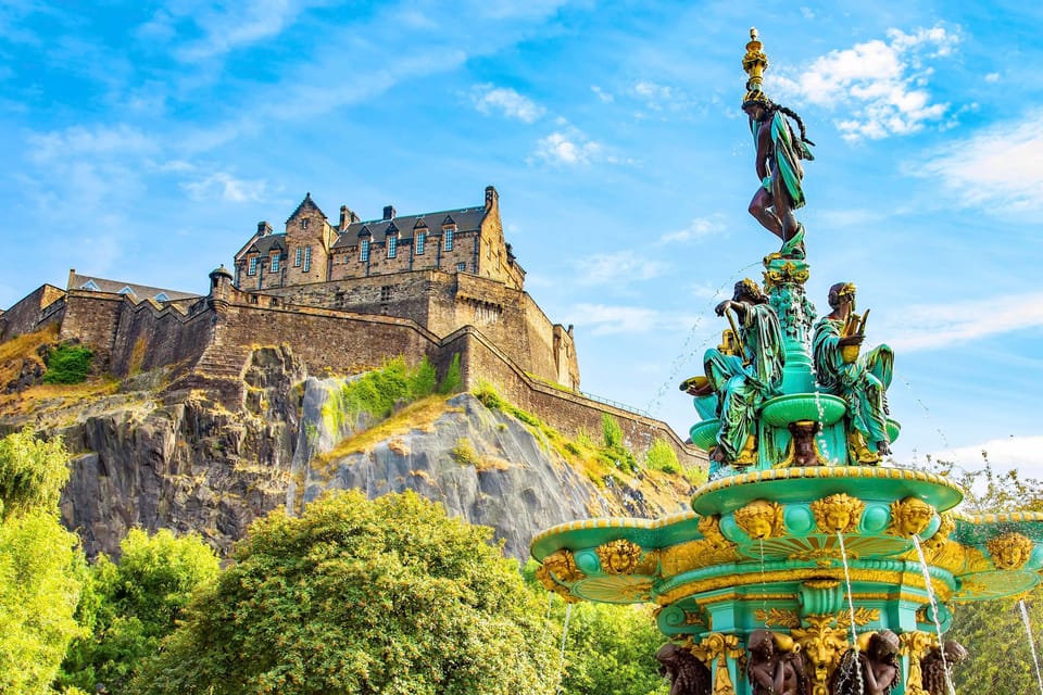 Edinbourgh, Royal mile: walking tour with audio guide | GetYourGuide