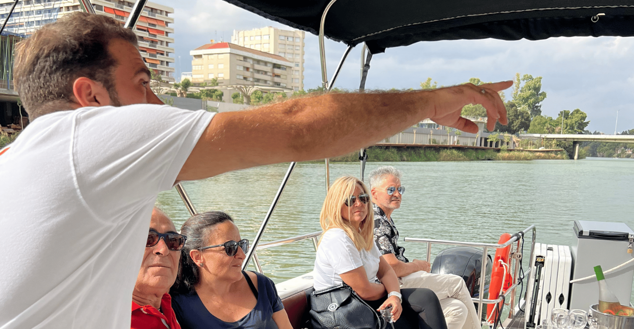 Seville, Boat Tour "The Corners of the Guadalquivir" - SuiteTrails