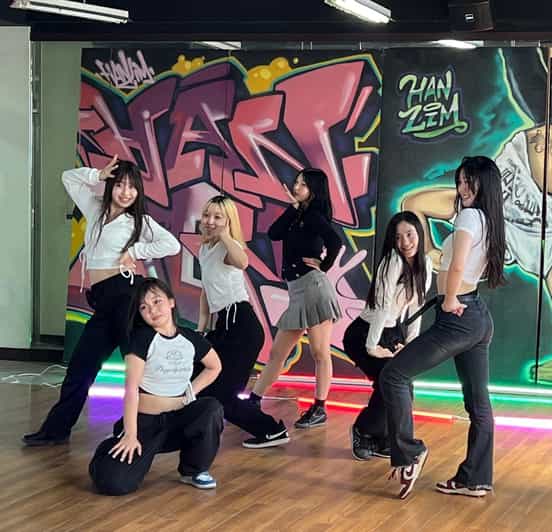 Hanlim Arts School K-POP 1day class | GetYourGuide