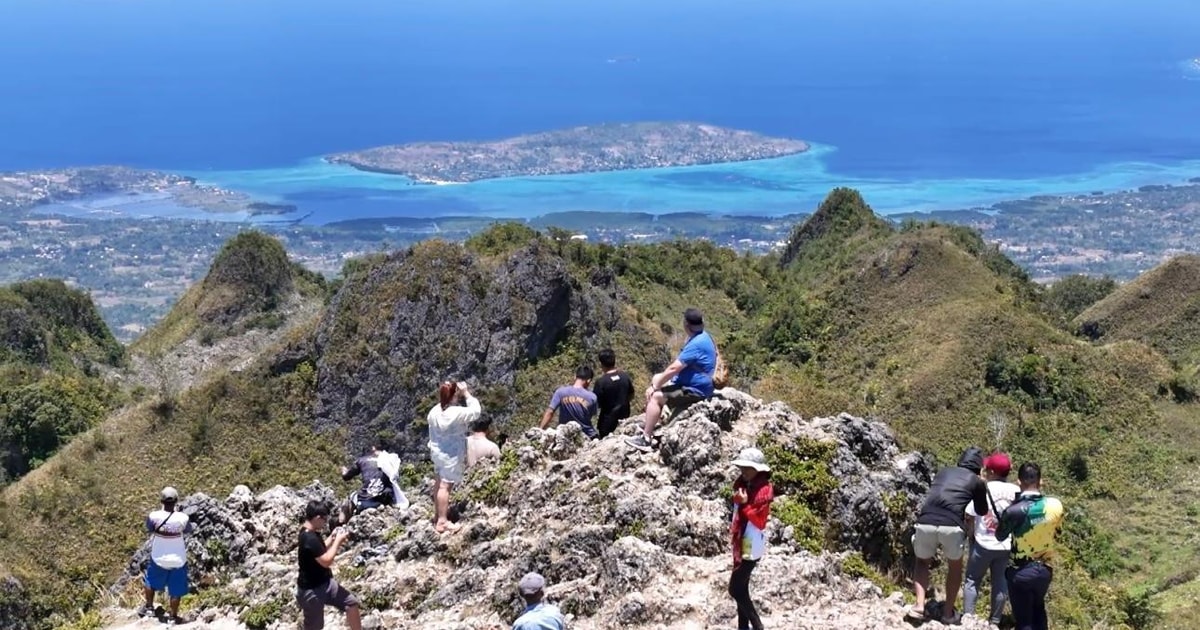 Cebu Wanderreise "Osmena Peak" mit Drohnenfotografie | GetYourGuide