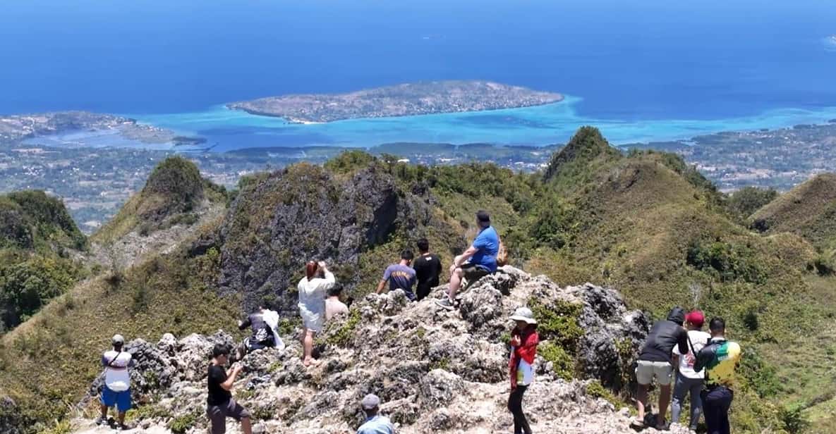Viaggio a piedi a Cebu "Osmena Peak" con fotografia da drone | GetYourGuide