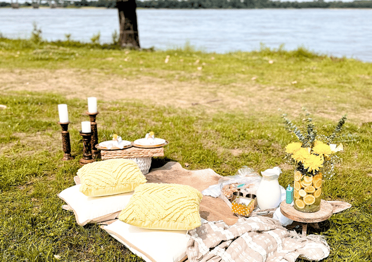 Memphis: Riverside Luxury Picnic on the Mighty Mississippi | GetYourGuide