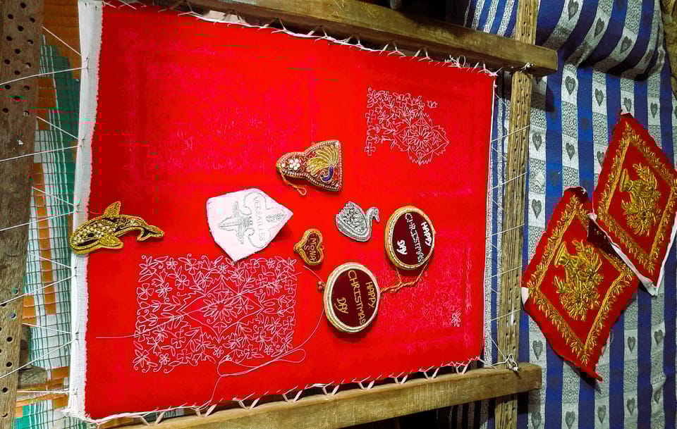 Fascinating Handicrafts of Tajganj | GetYourGuide