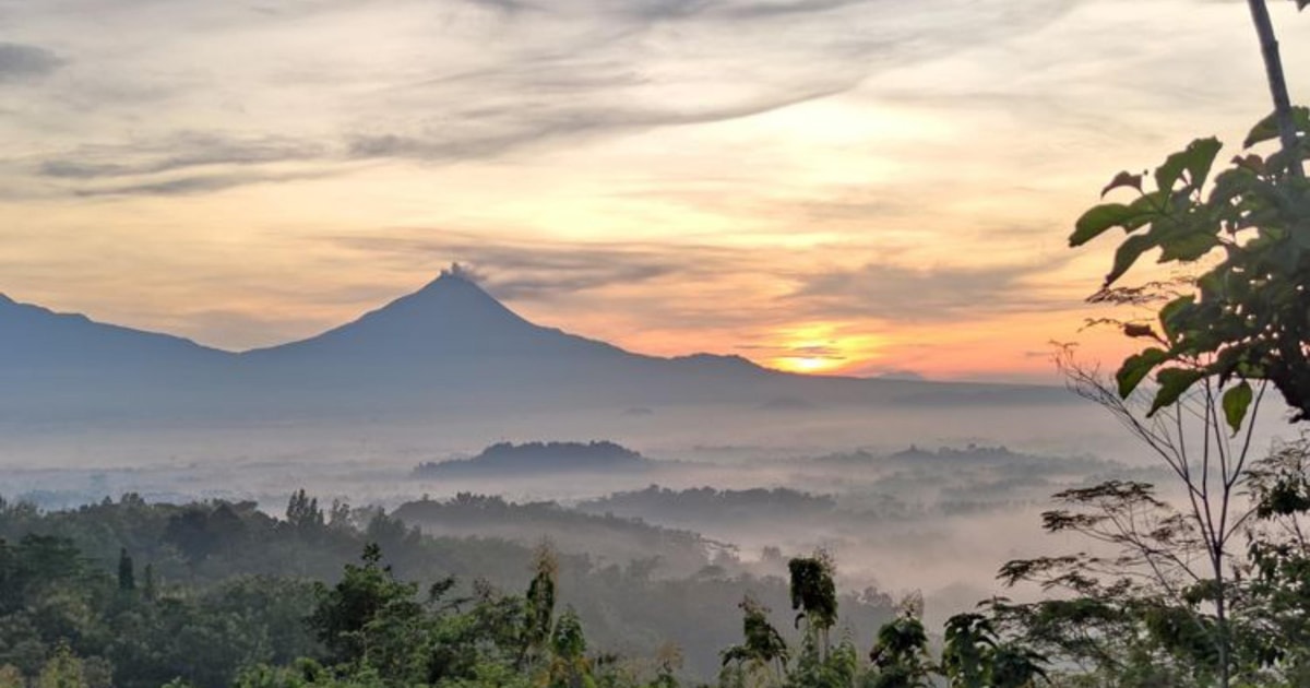 Yogyakarta; Sunrise at view point and Borobudur Cycling tour | GetYourGuide