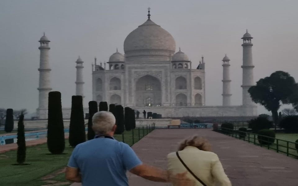Agra : Taj Mahal & Agra Fort With Local Tour guide | GetYourGuide