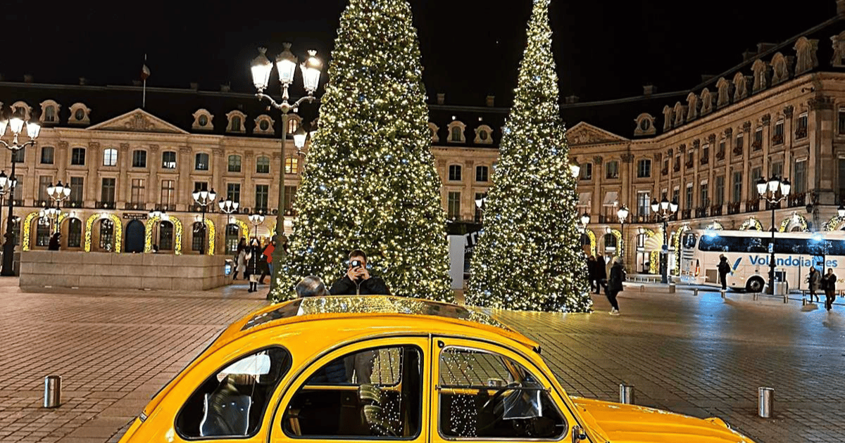 Paris: Christmas in 2CV | GetYourGuide
