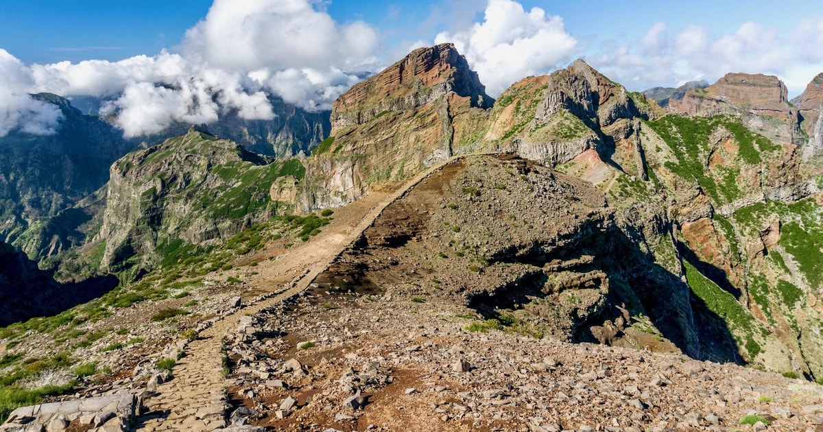 Madeira: traslado para hacer senderismo al Pico do Arieiro PR1 y PR3 ...