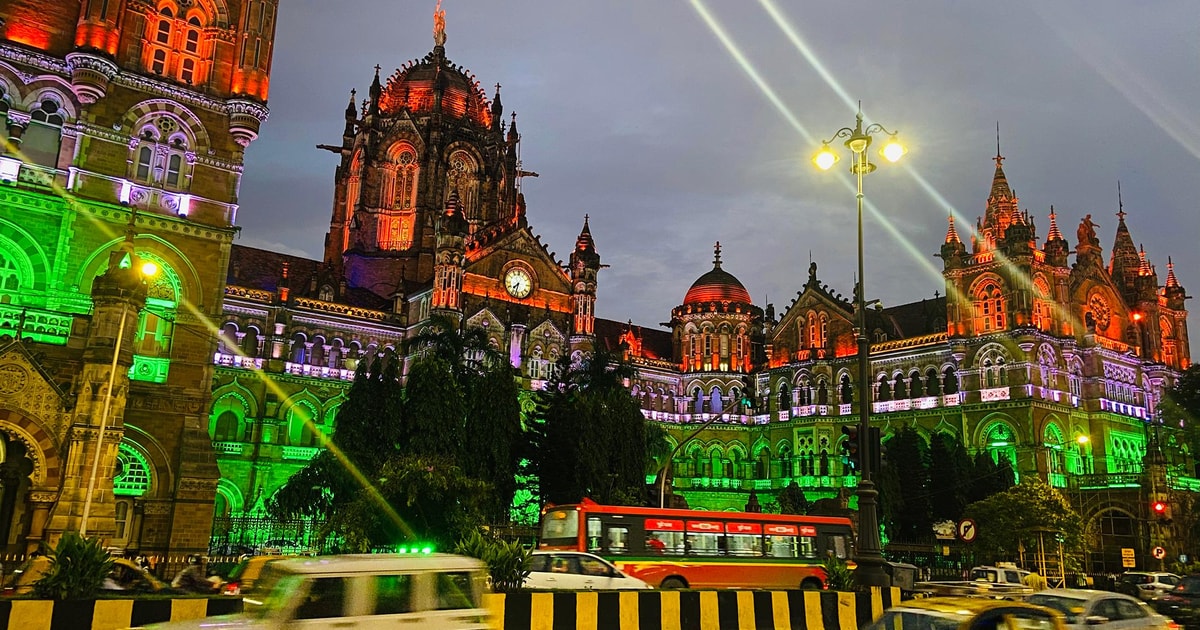 Mumbai: Private Night Sightseeing Tour with Dinner | GetYourGuide