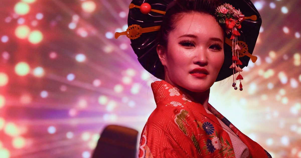 Tantra Tokyo: Spettacolo Burlesque Club con cena inclusa | GetYourGuide