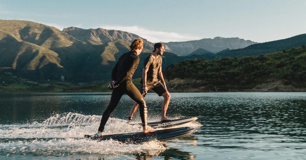 Wypożyczalnia elektrycznych desek Jetboard Radinn – surfing z napędem w ...
