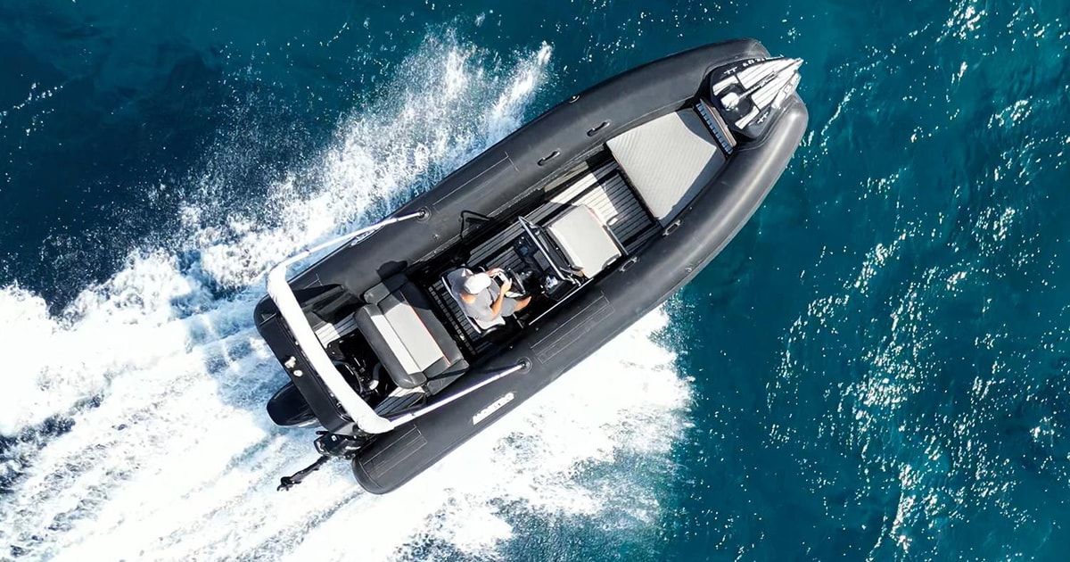 Ab Paros: Miete ein RIB-Boot Triton mit optionalem Skipper | GetYourGuide