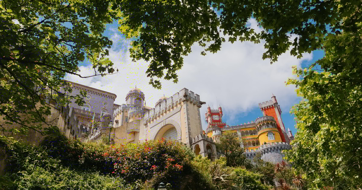 Sintra: Visita guiada al Palacio de la Pena | GetYourGuide