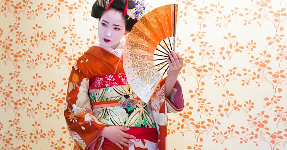 芸者パフォーマンスと祇園地区散策ツアー | GetYourGuide