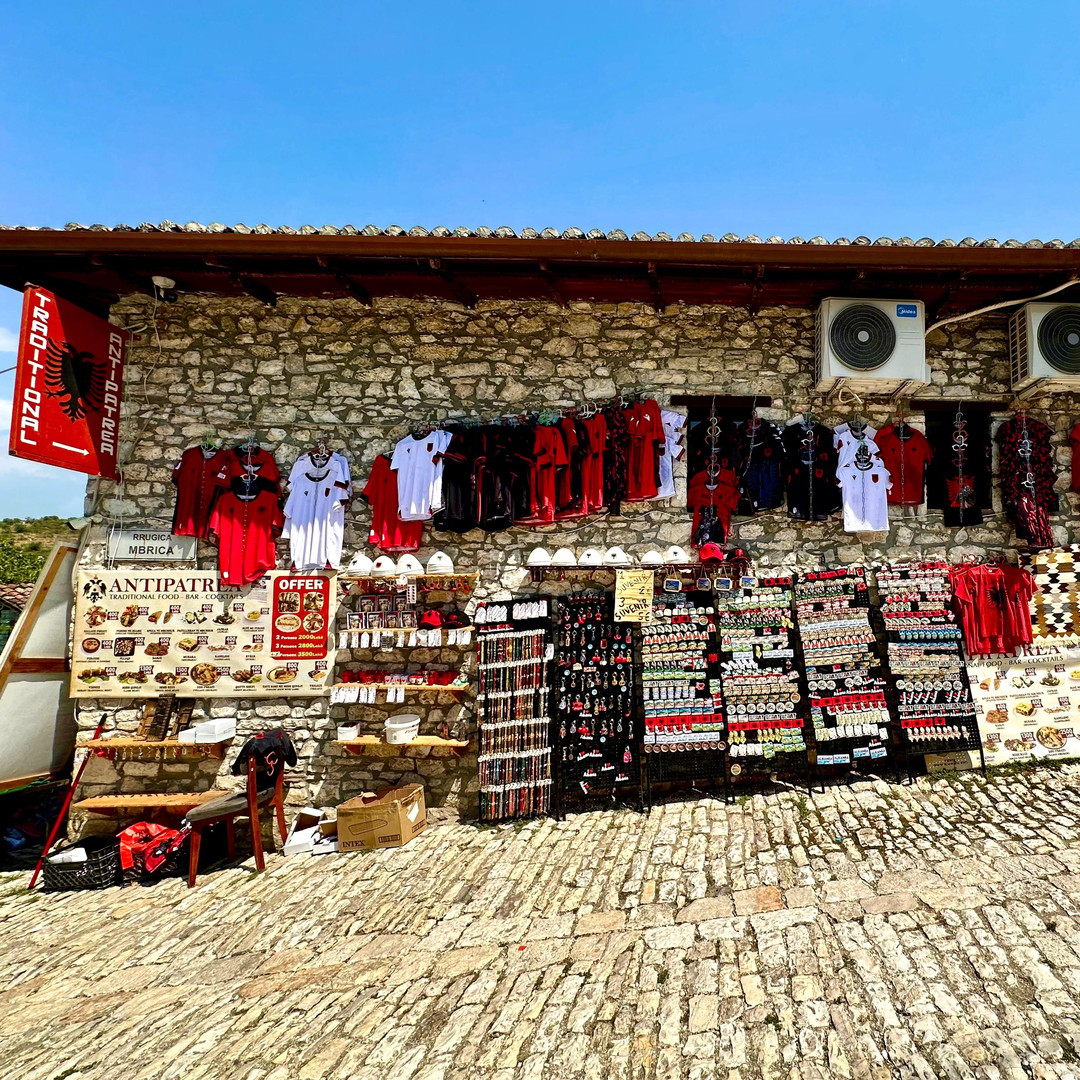 Tirana: tour del centro storico di Berat, patrimonio dell'Unesco, e ...
