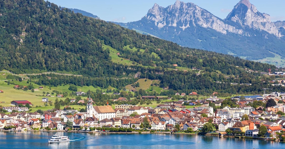 Zug: Express Walk with a Local in 60 minutes | GetYourGuide