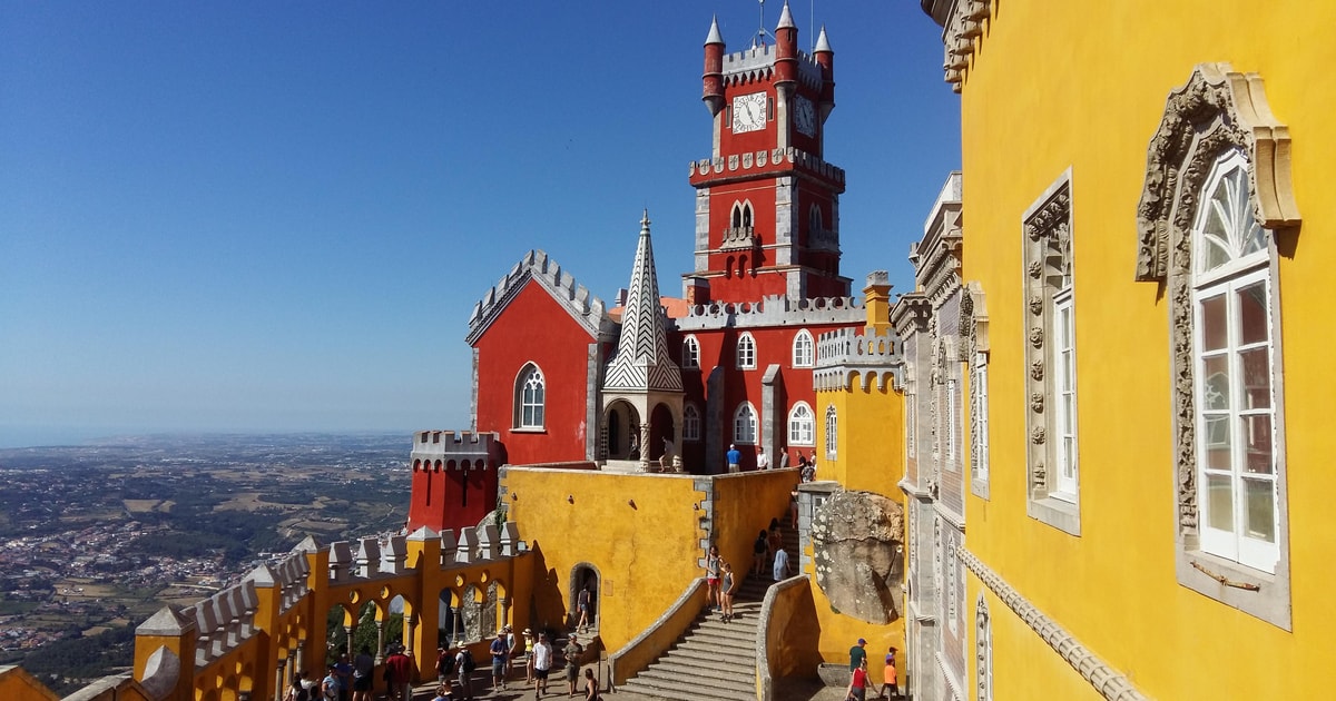 Excursión a Sintra| Puesta de sol y vino de Oporto en el punto más ...