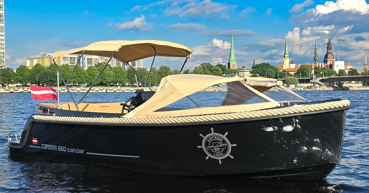 Ryga: prywatna wycieczka po mieście kanałem i rzeką Dźwiną | GetYourGuide