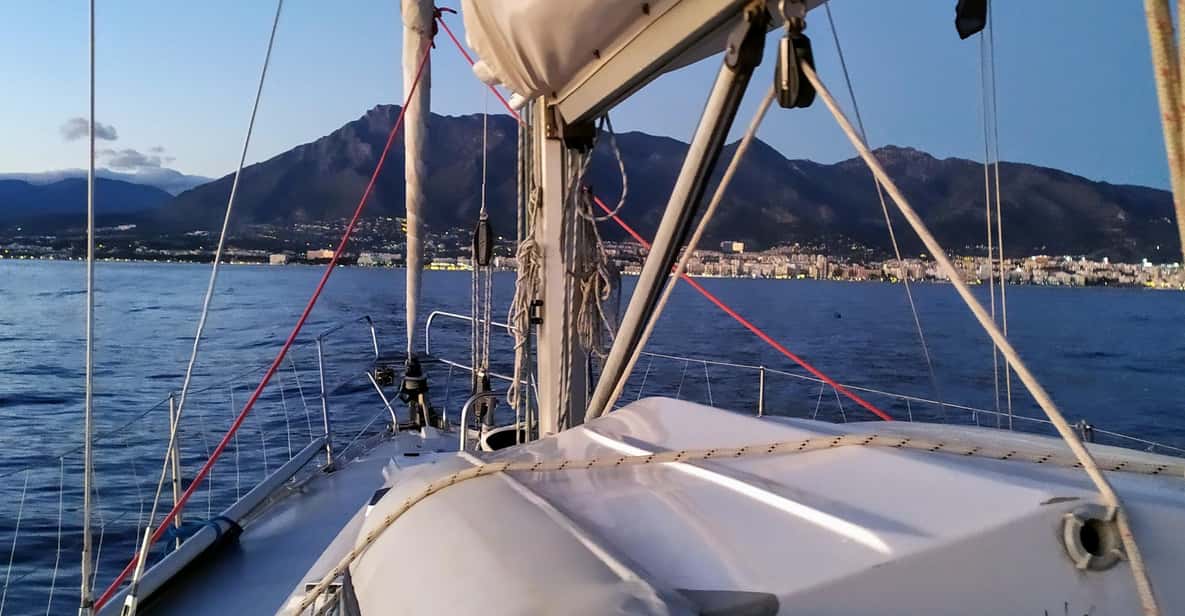 Soukromý výlet na plachetnici při západu slunce | GetYourGuide