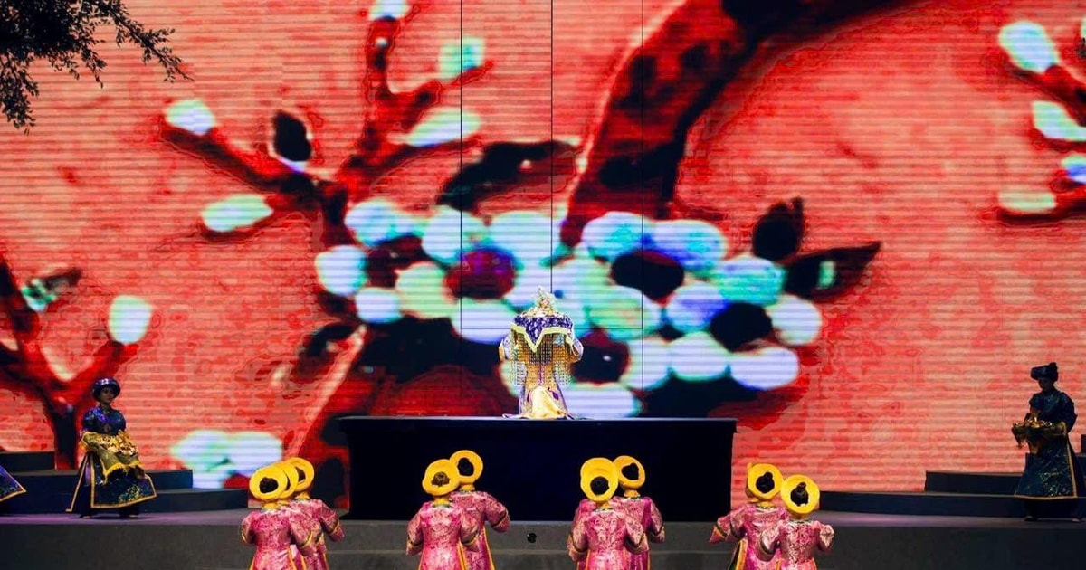 Da Nang: City Sightseeing Tour with Charming Da Nang Show | GetYourGuide