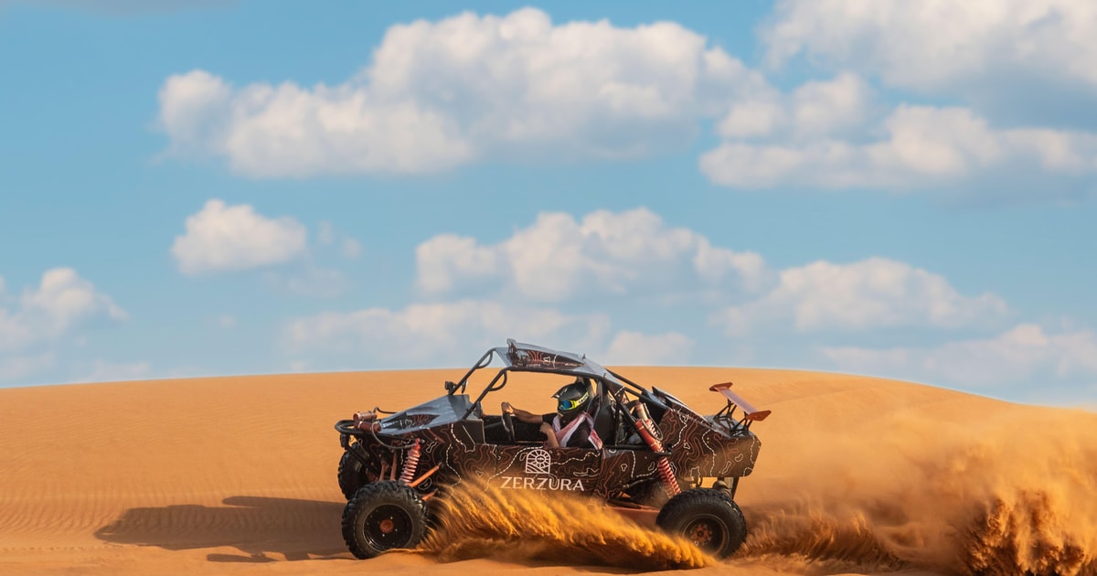 Desde Dubai: Experiencia en Buggy Zerzura + Cena en las dunas ...