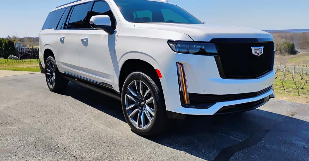 NON BUS VIP Cadillac Escalade Old Mission Traverse Wijn Tour | GetYourGuide