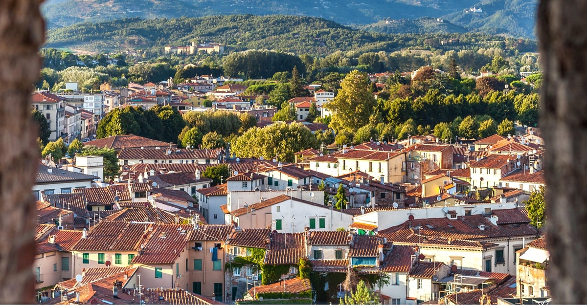 Lucca: tour introduttivo di 2 ore a piedi con una guida locale ...