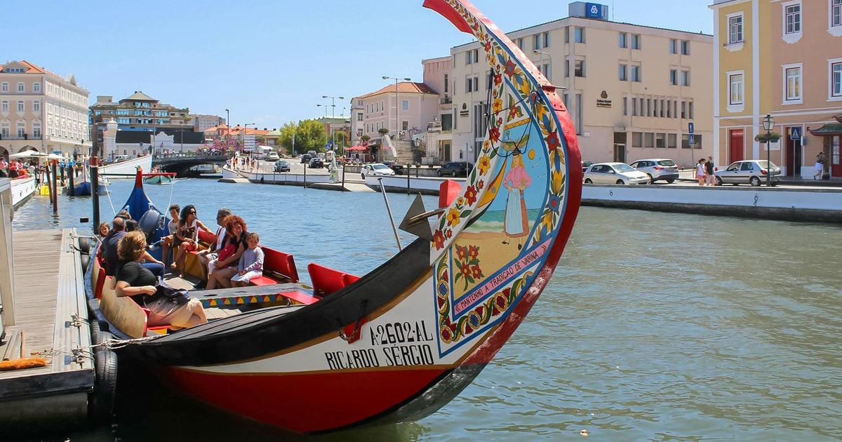 Aveiro: Traditional Moliceiro Boat Tour | GetYourGuide