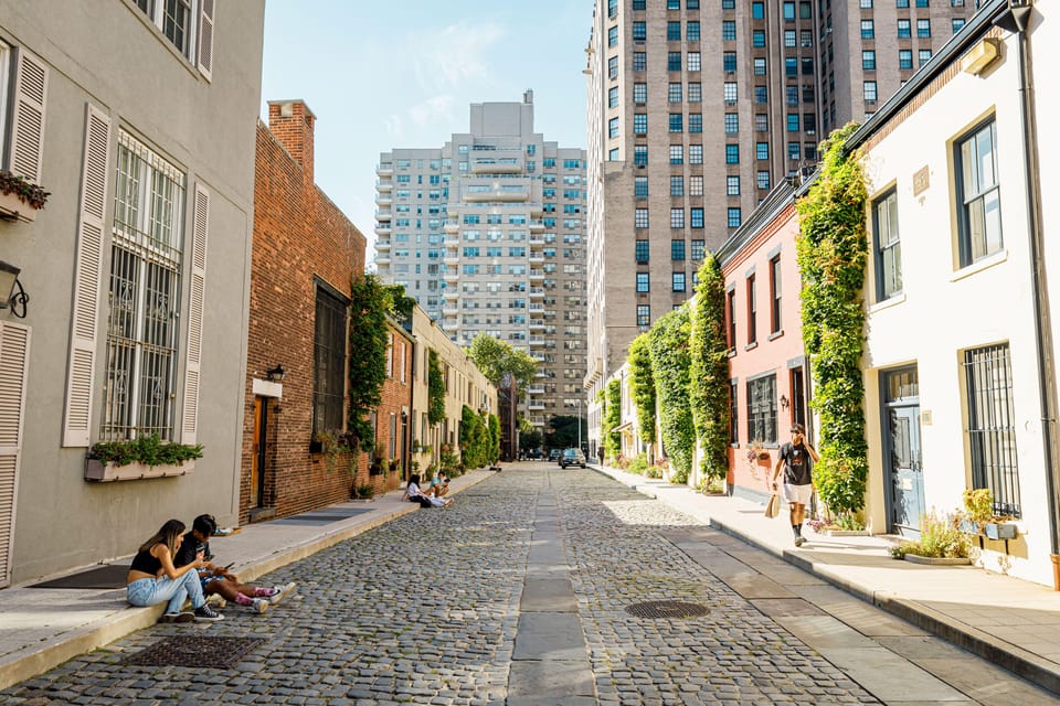 Shopping Tour of Fashion-Rich Soho, New York | GetYourGuide