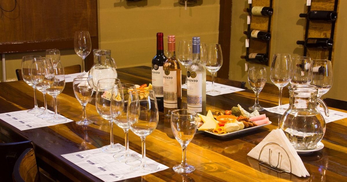 Buenos Aires: cata de vino con tapas en Encuentro Nativo | GetYourGuide
