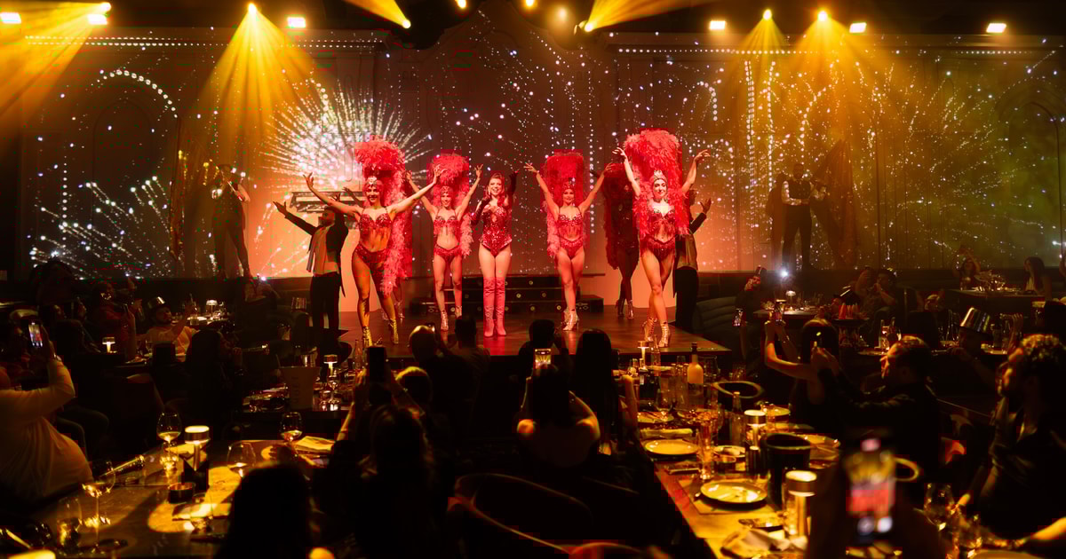 Dubai: DREAM New Year's Eve Party Show | GetYourGuide