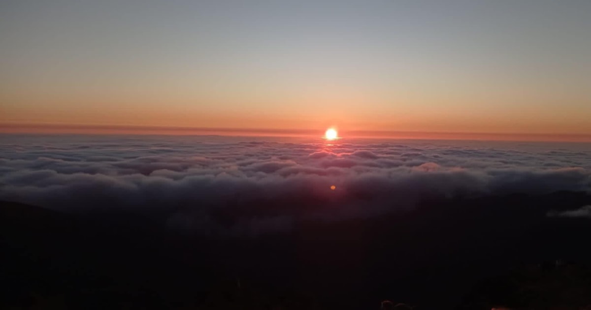 Funchal: Pico do Arieiro soluppgångsjeep-tur med upphämtning | GetYourGuide