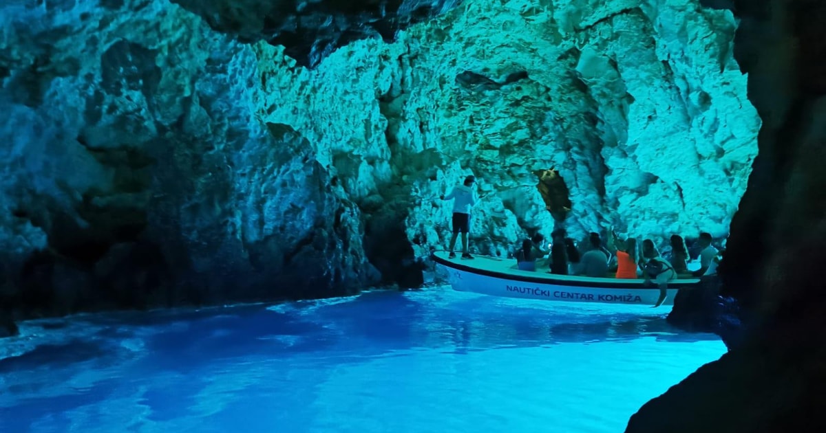 Split o Trogir: Excursión en lancha rápida por la Cueva Azul, Vis y ...