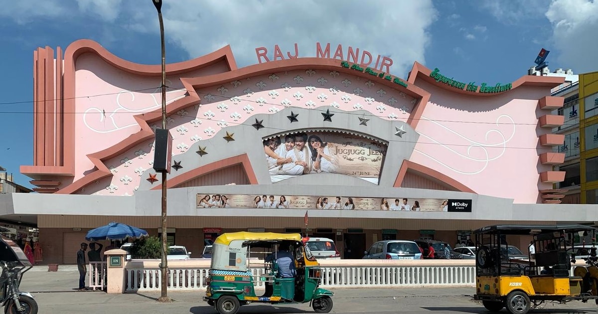 Guided Movie Theatre Tour : RAJMANDIR CINEMA (Pride Of Asia) | GetYourGuide