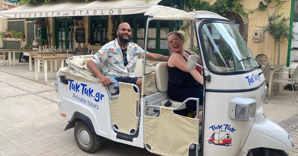 Malija: Sissi ir už jos ribų – ekskursija tuk tuk su raki ir medumi | GetYourGuide