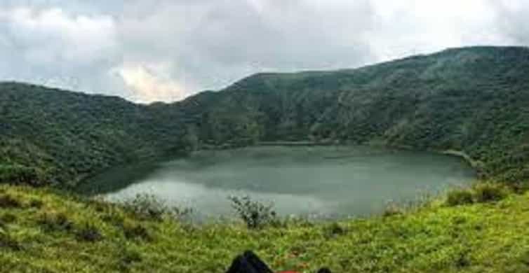 1 Día de senderismo (volcán Bisoke) | GetYourGuide