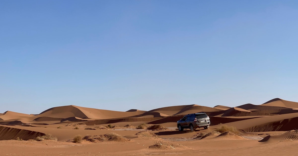 Von Zagora aus: Ganztagestour zur Wüste Erg Chigaga & 4x4 Tour ...