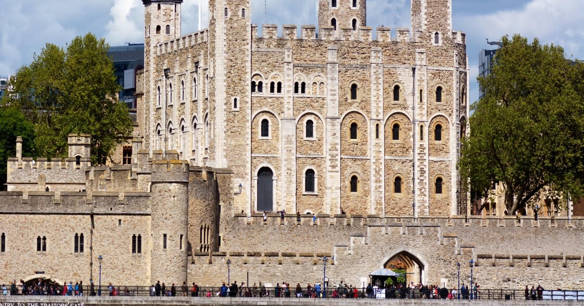 Tur til Tower of London med privat guide, billetter og afhentning ...