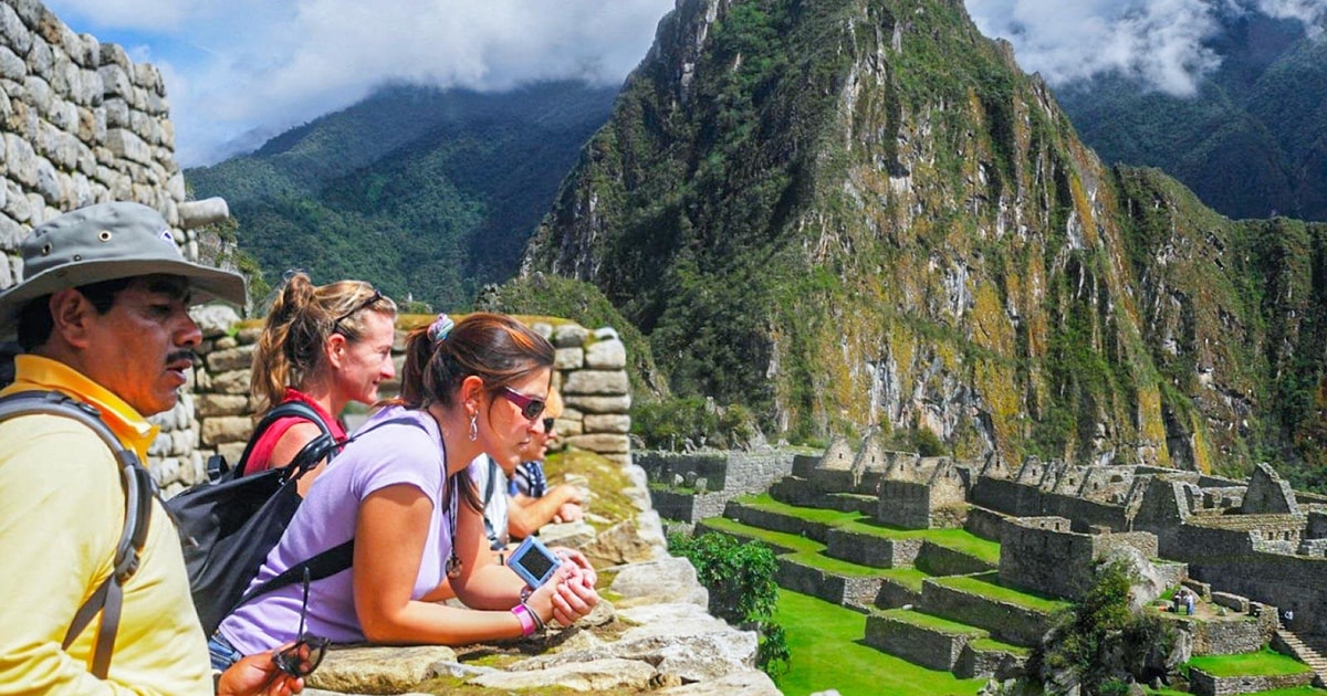 Tour guide in Machu Picchu on Route 2 | GetYourGuide