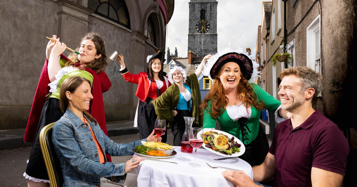 Kurk: Hysterical Histories, komische dinertheatershow | GetYourGuide