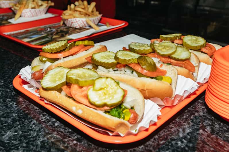 Chicago: Gangsters and Food Tasting Walking Tour | GetYourGuide