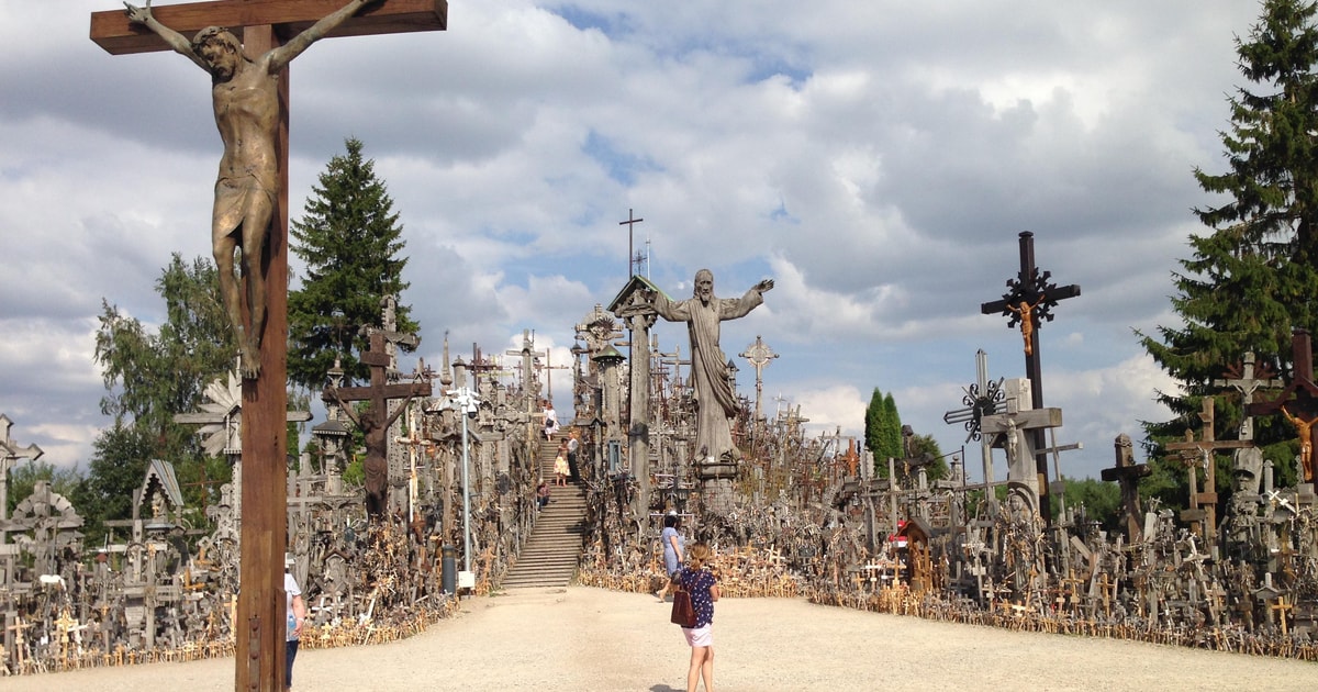 Z Rygi: Góra Krzyży 5h Wycieczka półdniowa w grupie | GetYourGuide