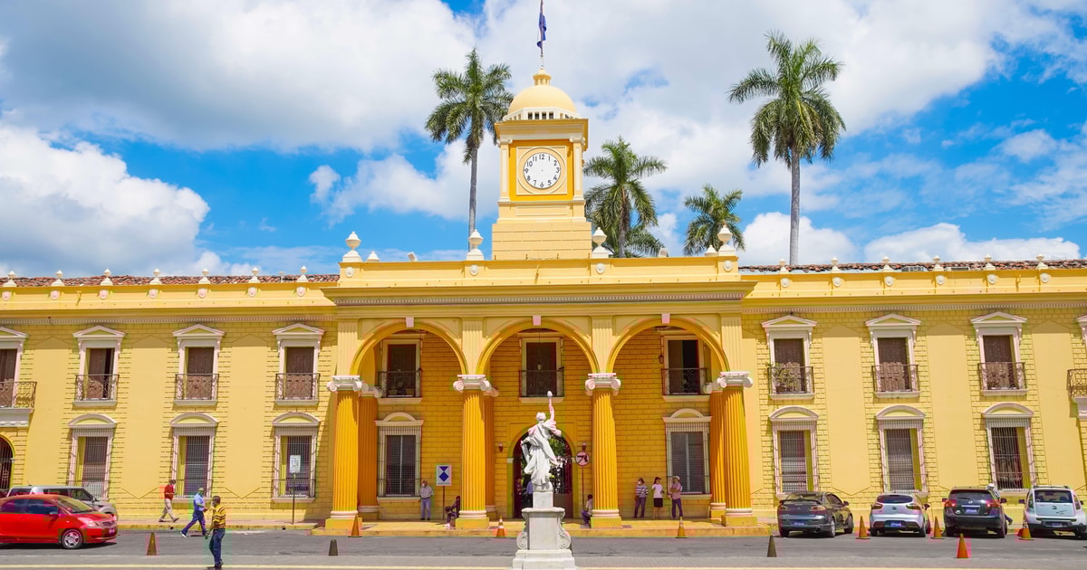 Walking tour Santa Ana | GetYourGuide